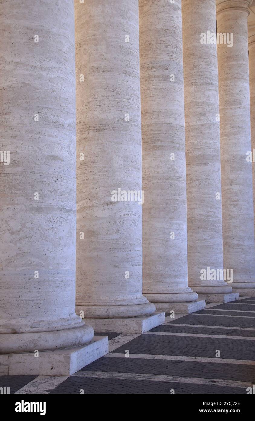 St. Peter's Basilica Colonnade Detail in Rome, Italy Stock Photo - Alamy