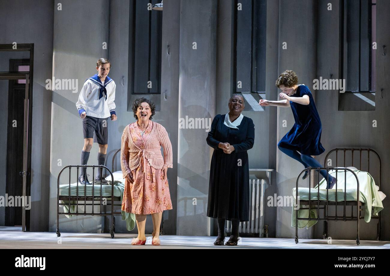 Paul rand designer hi-res stock photography and images - Alamy