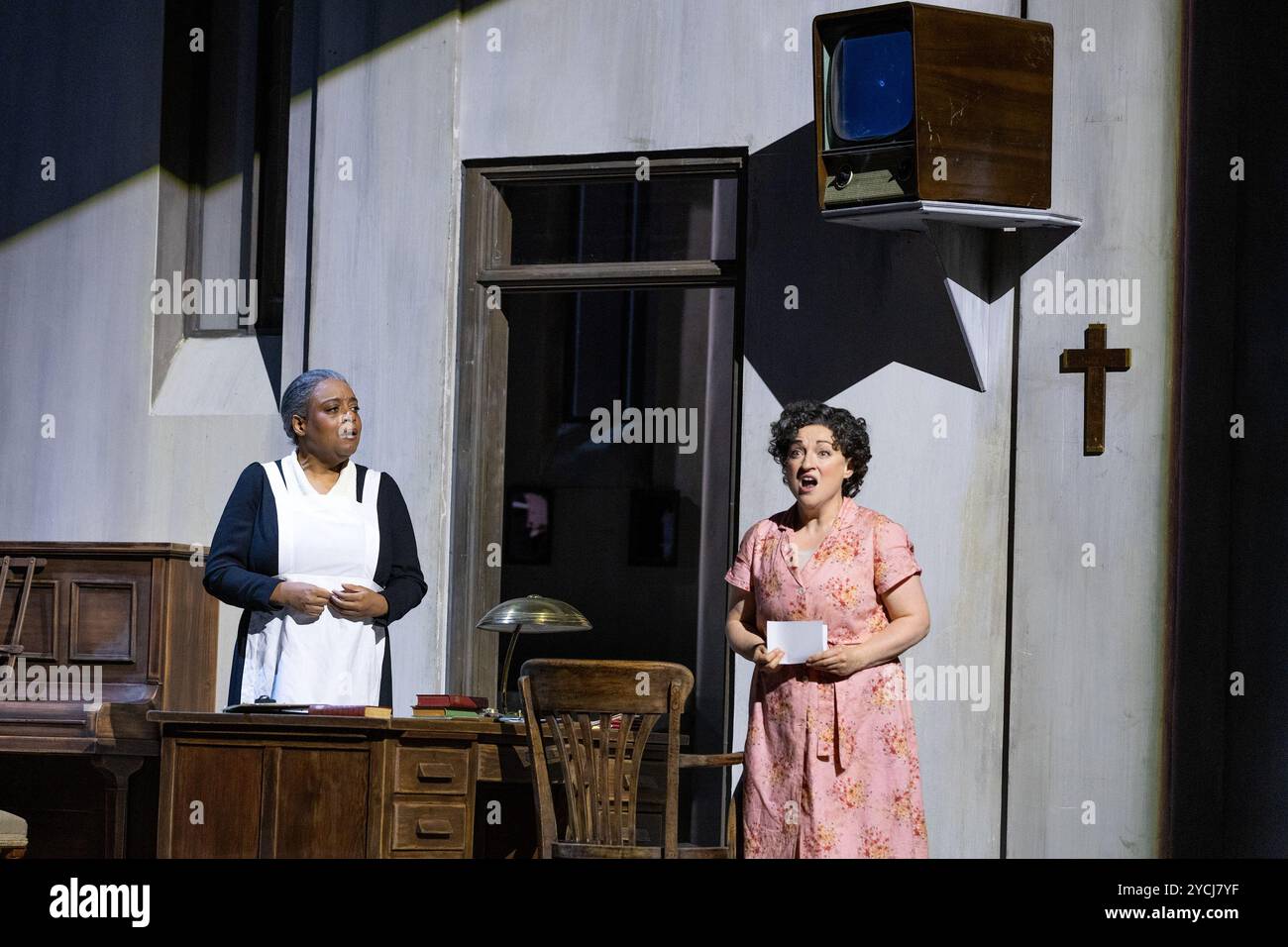 Mrs ann anderson hi-res stock photography and images - Alamy