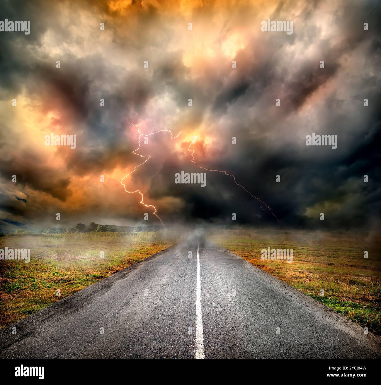 Lightning over highway hi-res stock photography and images - Alamy