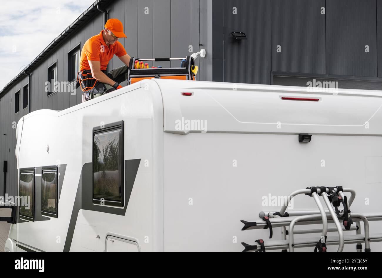 Camper maintenance hi-res stock photography and images - Alamy