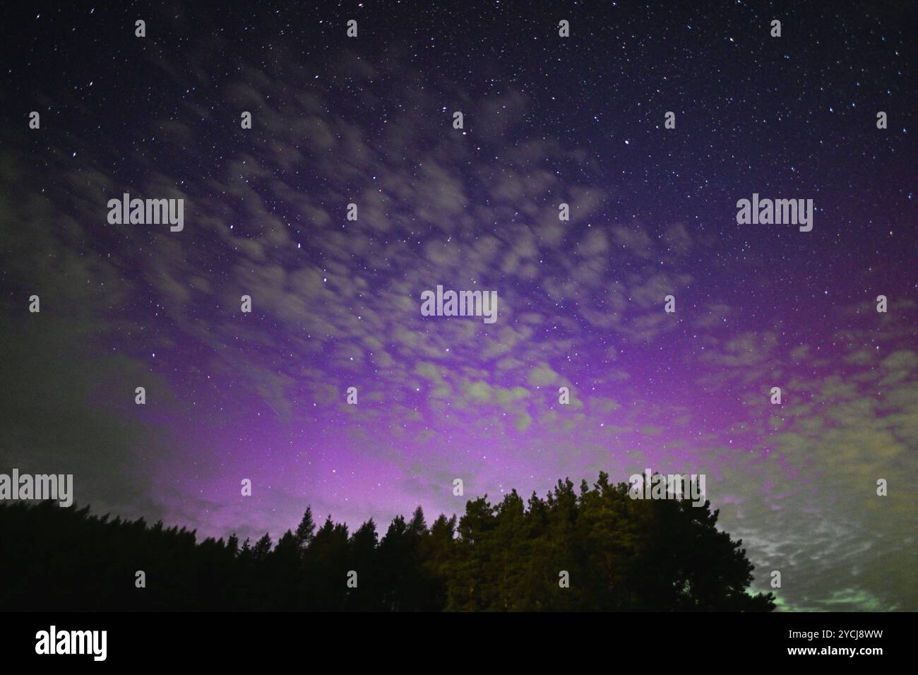 Aurora Borealis (Northern lights) over Derwent Reservoir, UK Stock ...