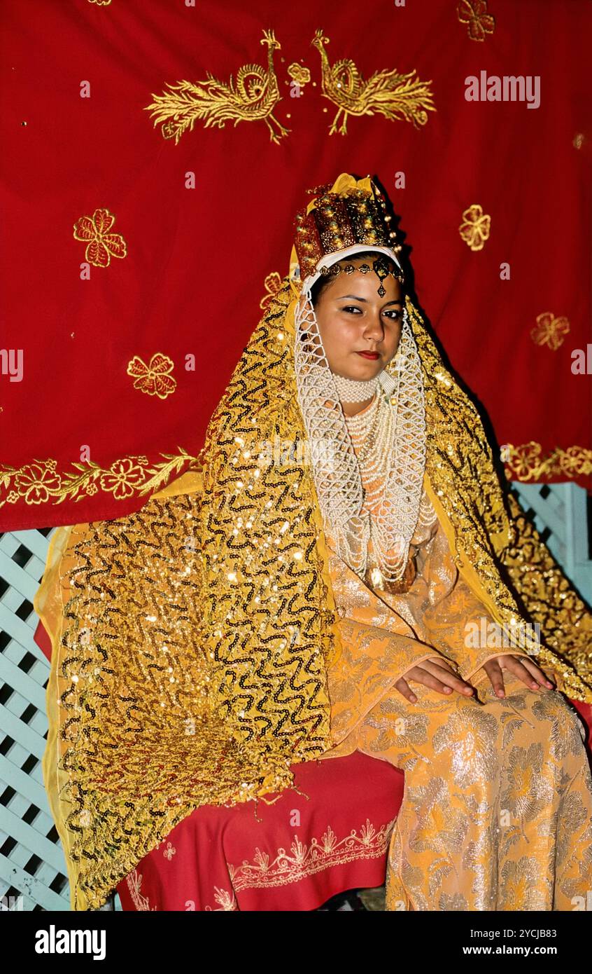 Donna berbera hi-res stock photography and images - Alamy