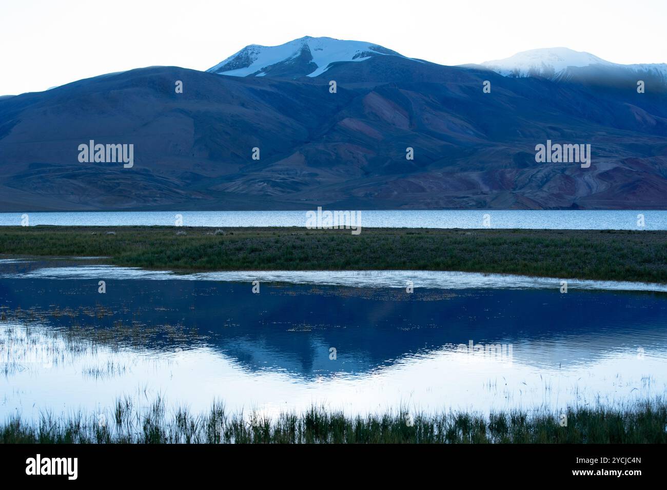Dawn at Tso Moriri Lake. Himalaya mountains range landscape with Tso ...