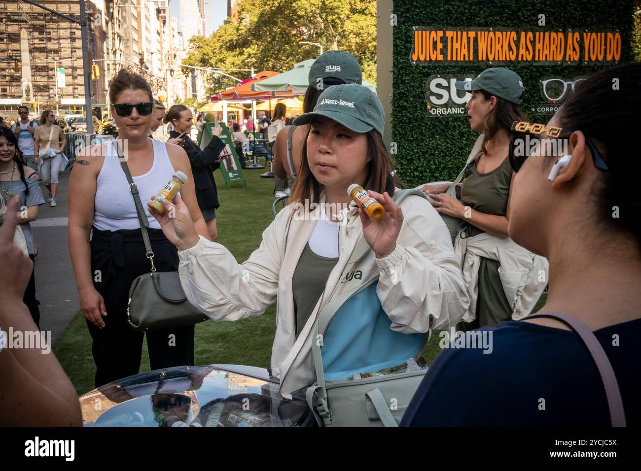 Brand activation of Suja Organic juices in Flatiron Plaza in New York ...