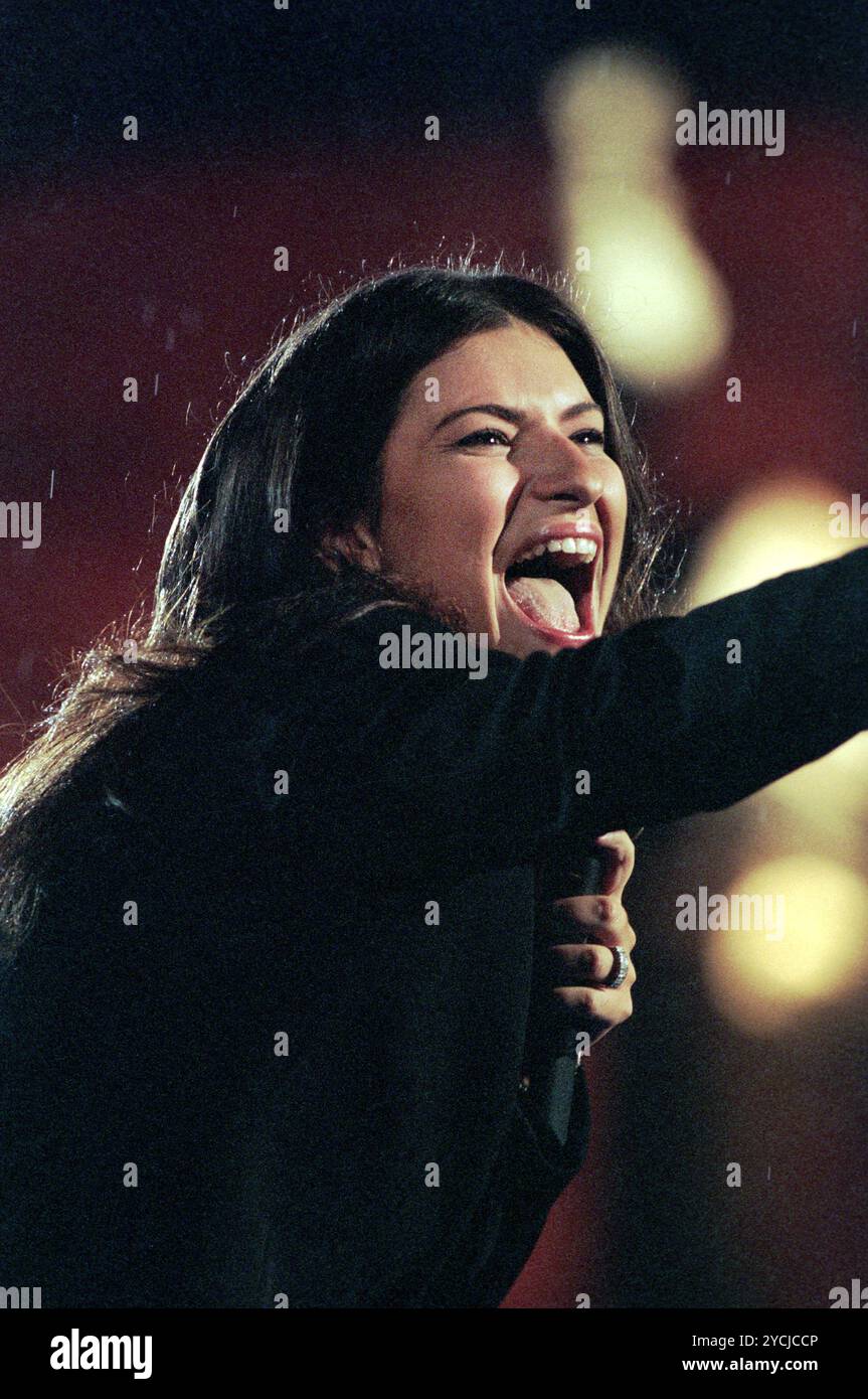 Laura pausini immagini 1999 hi-res stock photography and images - Alamy