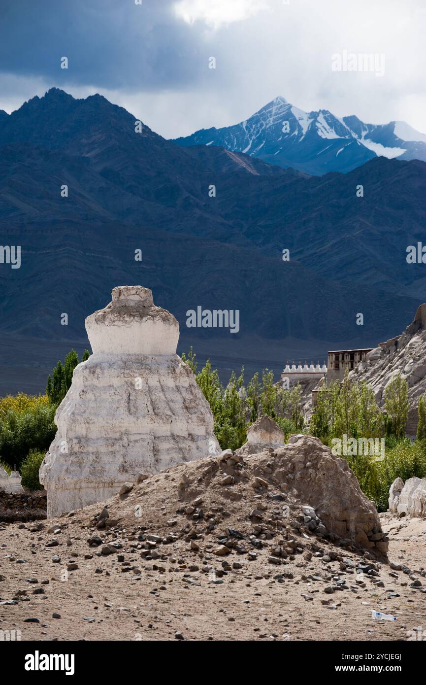 Buddhist stupa over himalaya hi-res stock photography and images - Alamy
