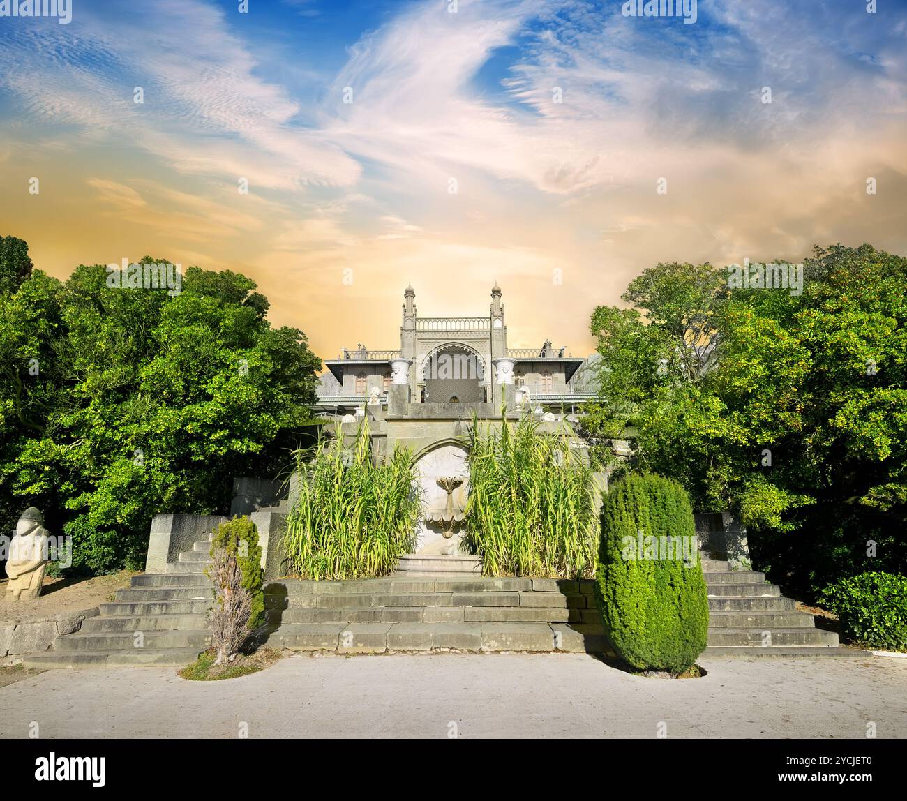 Arabic statues hi-res stock photography and images - Alamy