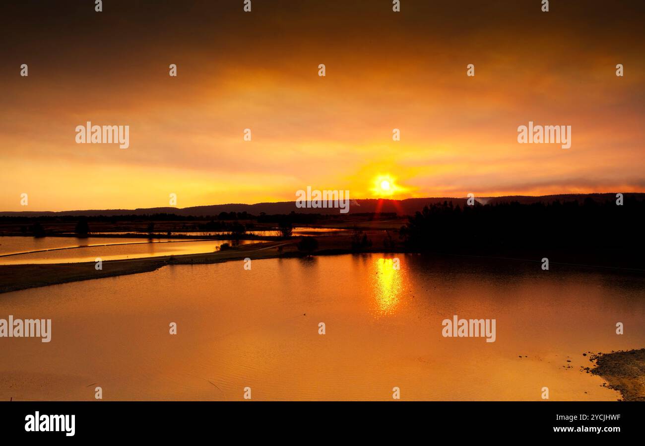 Lakes and smoke hi-res stock photography and images - Alamy