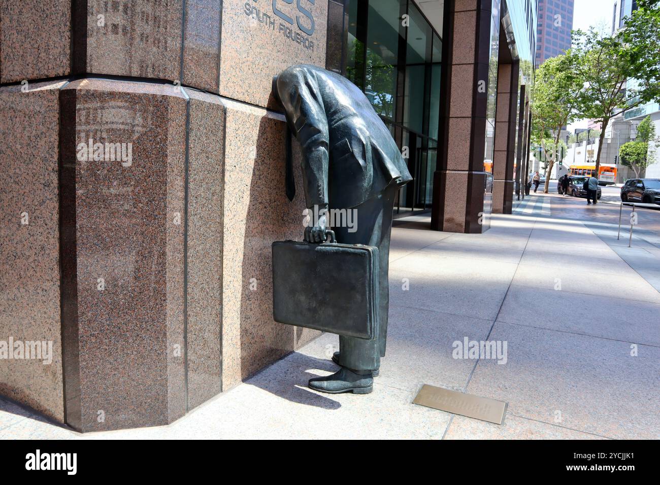 Corporate head sculpture hi-res stock photography and images - Alamy