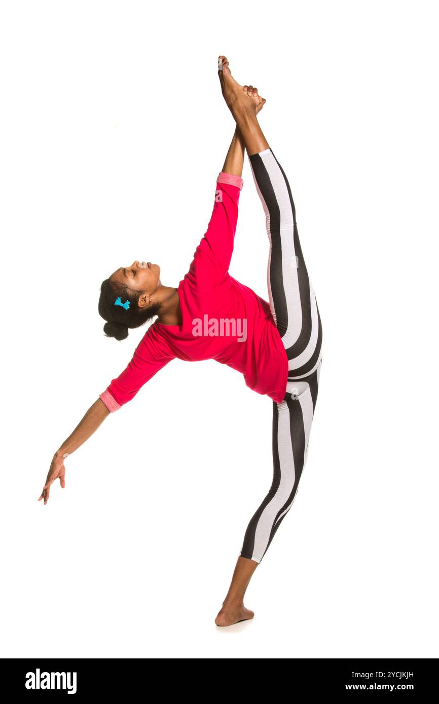 Vertical splits. Latina dancer girl Stock Photo - Alamy