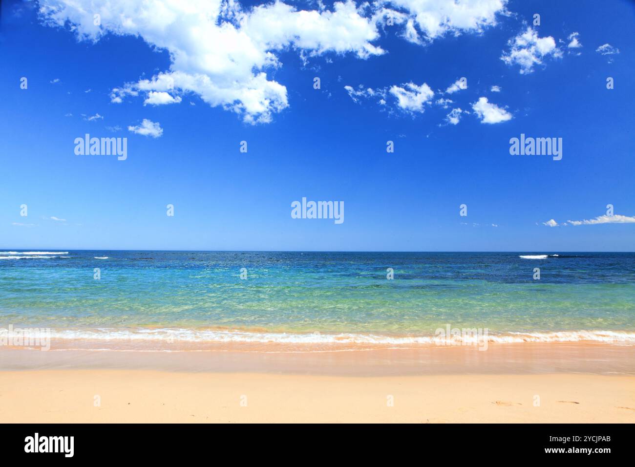 Clean water beach in summer hi-res stock photography and images - Alamy