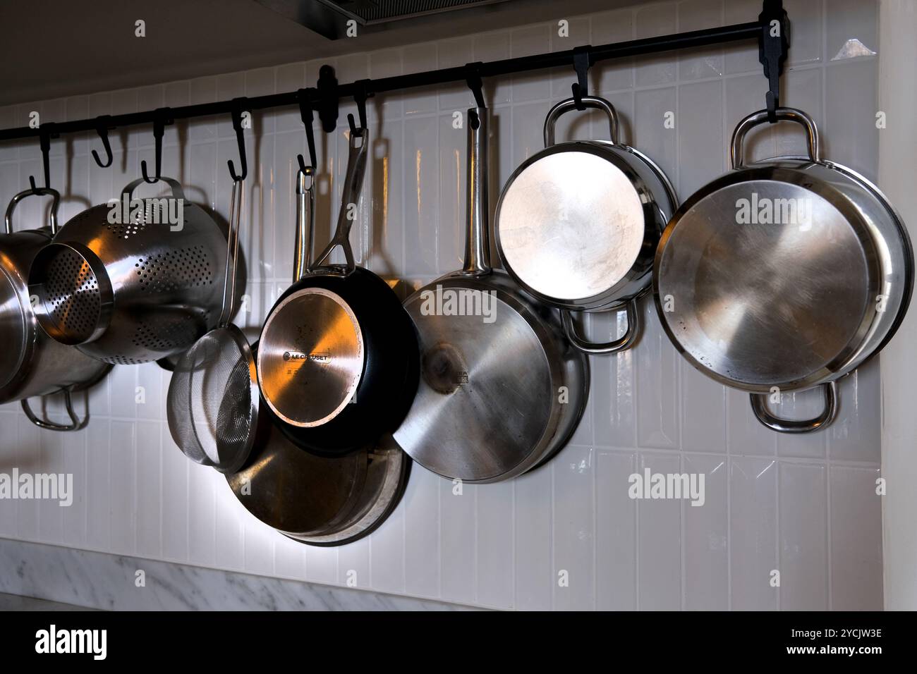 Kitchens modern hi-res stock photography and images - Alamy