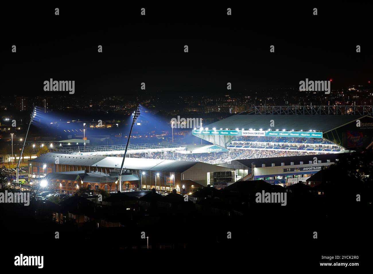 Leeds united football ground at night hi-res stock photography and ...