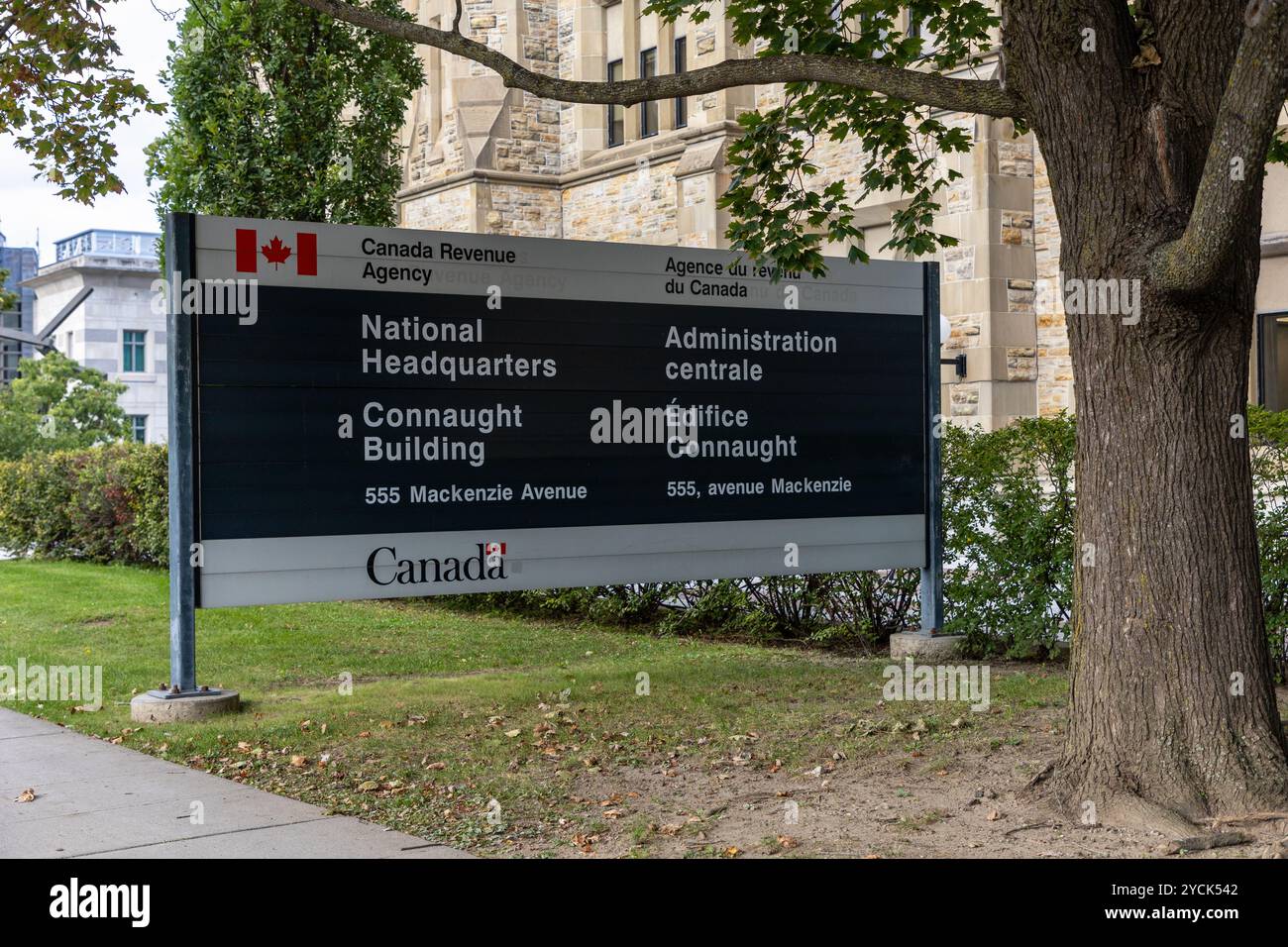 Canada revenue office hi-res stock photography and images - Alamy