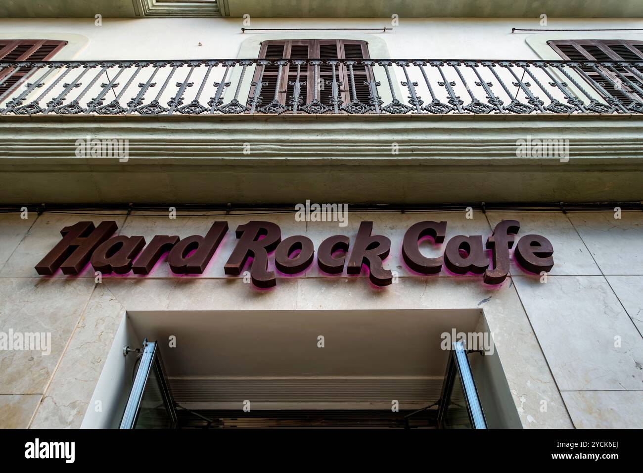 Catchy signage hi-res stock photography and images - Alamy