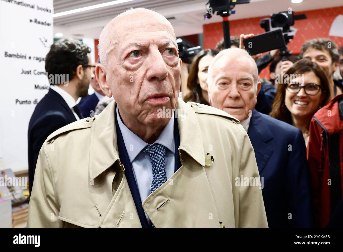 Marina Berlusconi Inaugura il Mondadori Store a Galleria Alberto Sordi ...