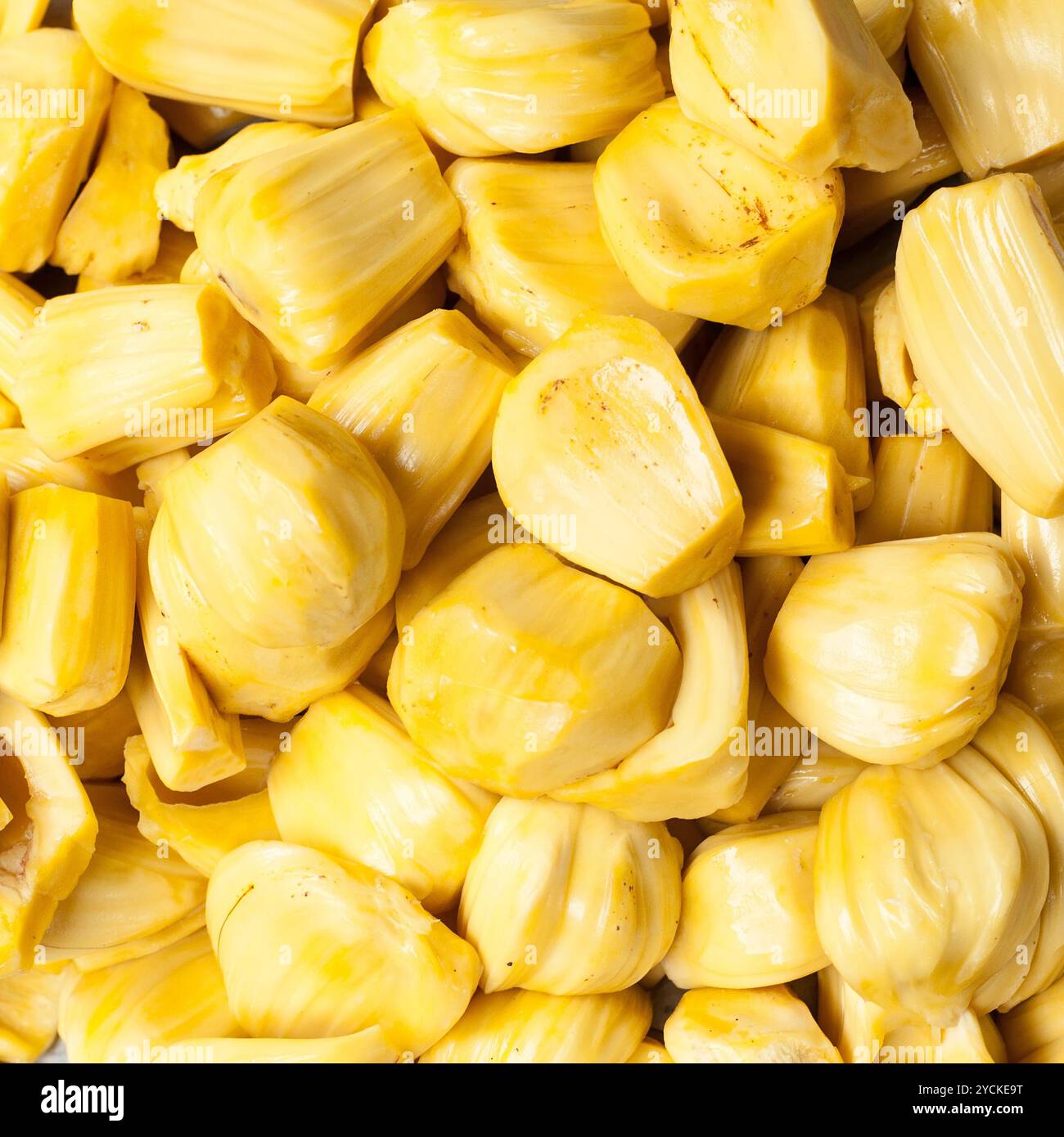 Ripe jackfruit pile at asian market Stock Photo - Alamy