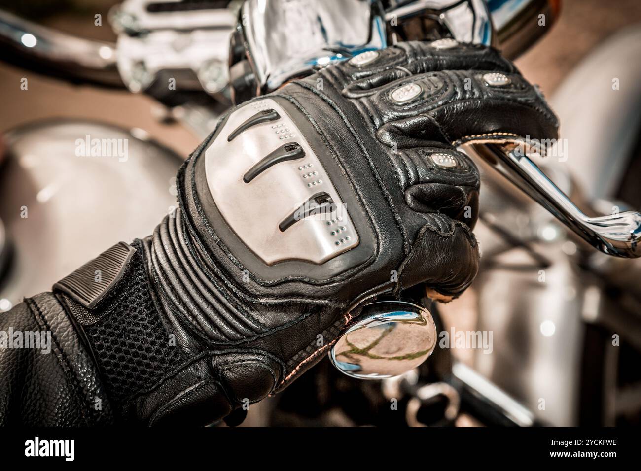 Motor racing clothing hi-res stock photography and images - Alamy