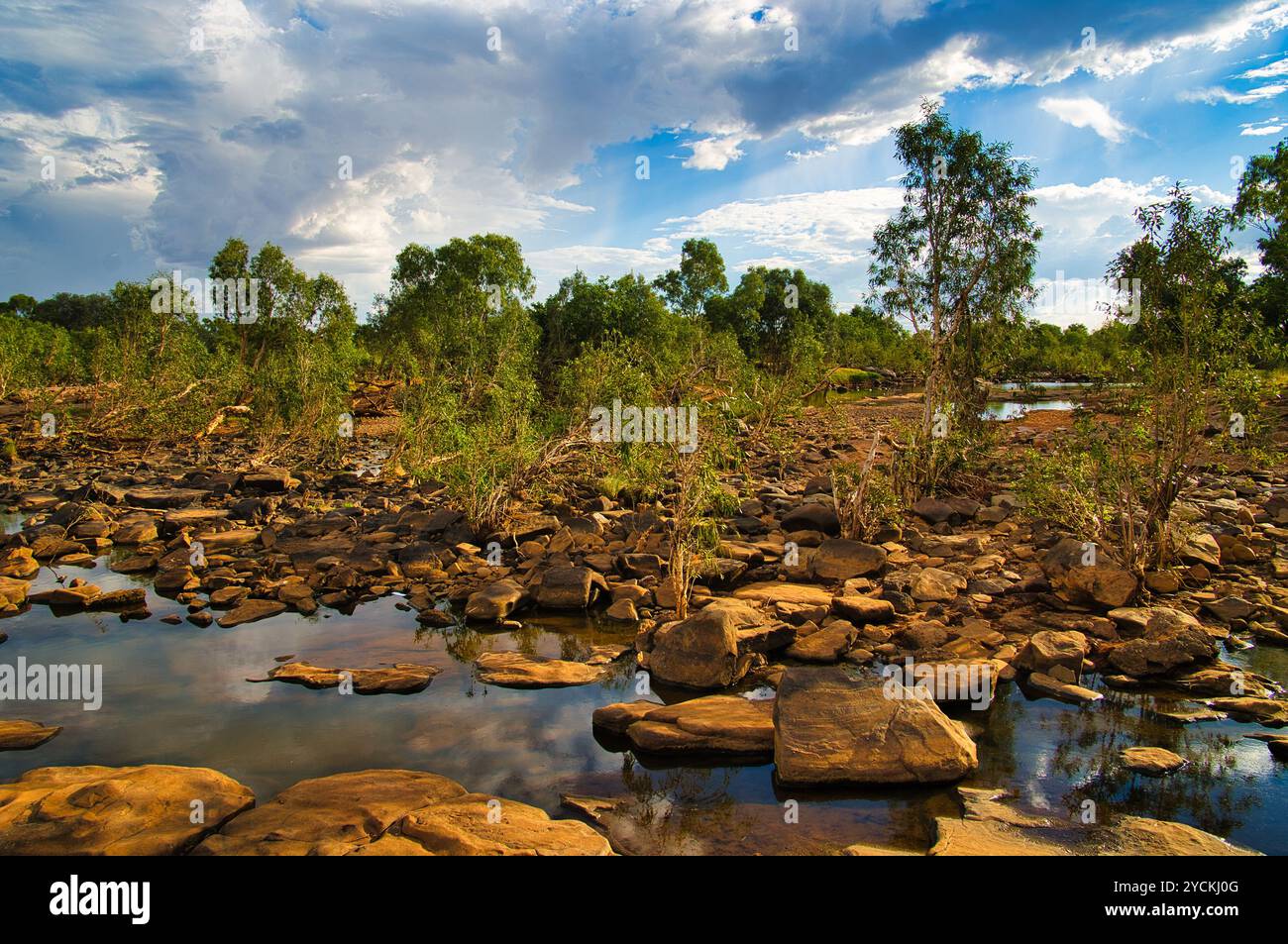 The almost dried-up Mary River, between Fitzroy Crossing and Halls ...