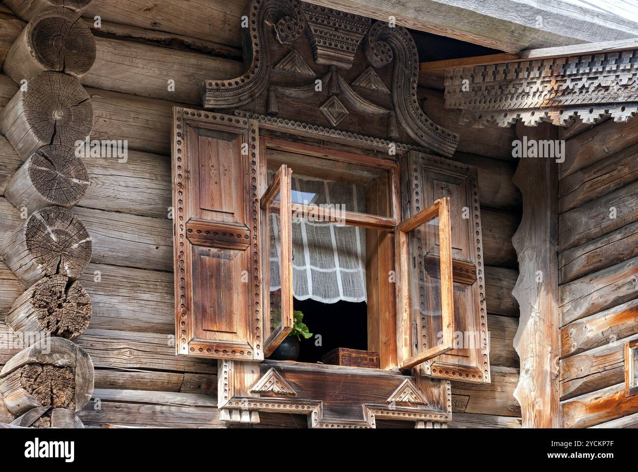Window of Traditional Russian Old Wooden house Stock Photo - Alamy