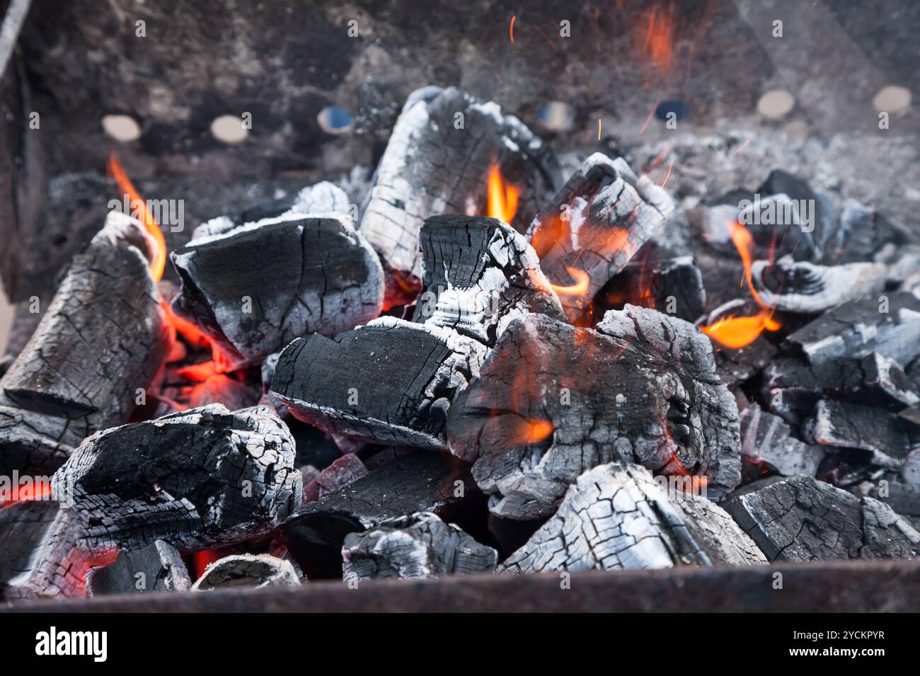 Decaying coals hi-res stock photography and images - Alamy