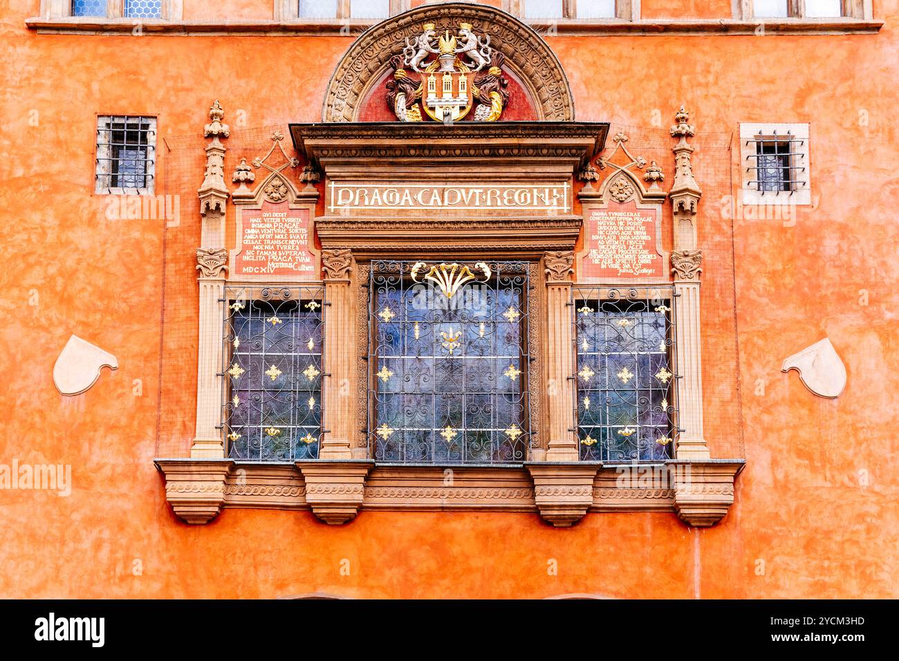 Three part renaissance window hi-res stock photography and images - Alamy