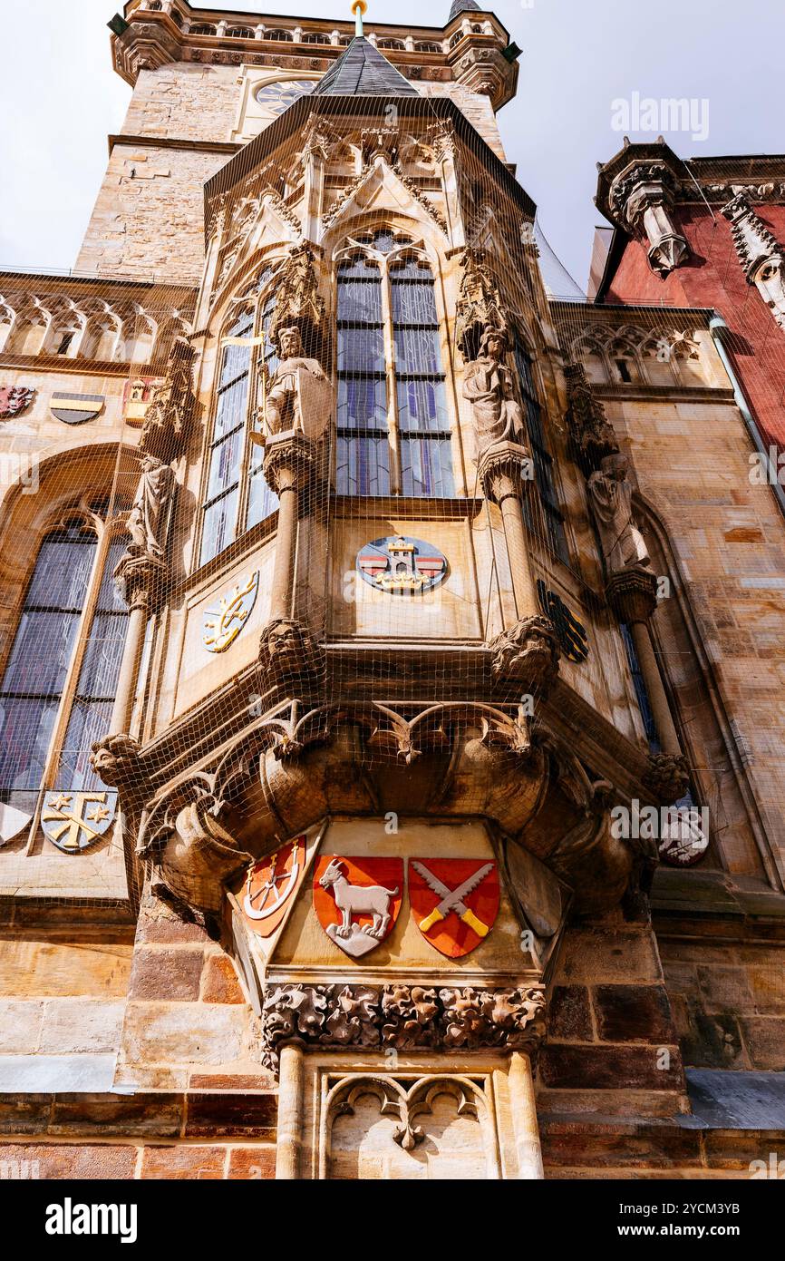 Bay window tower hi-res stock photography and images - Alamy