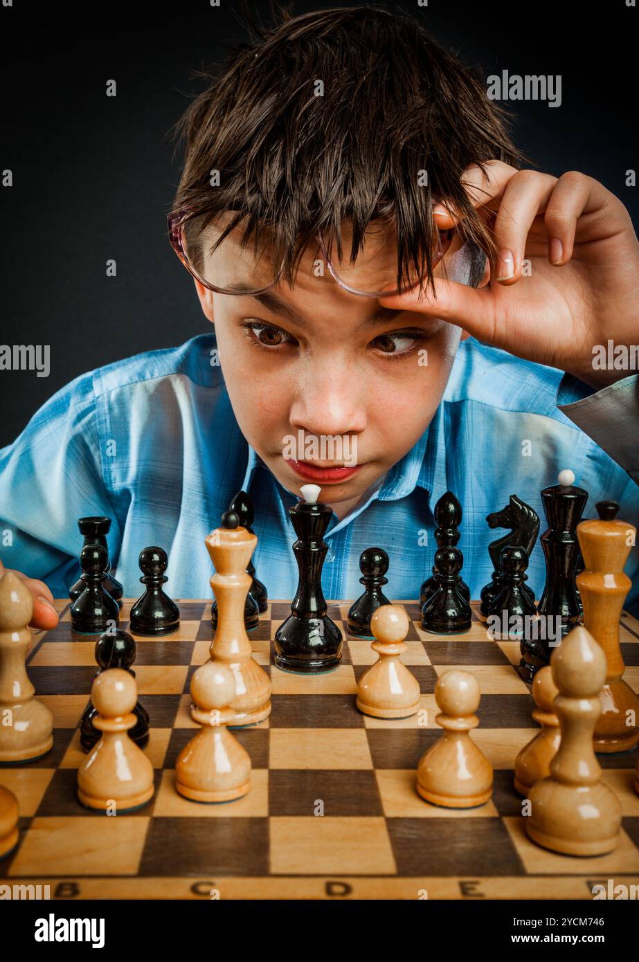 Nerd play chess Stock Photo - Alamy