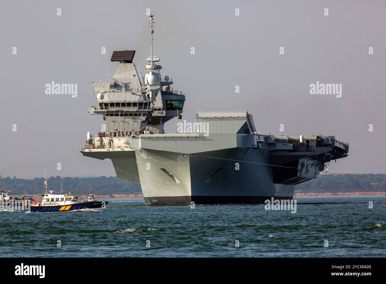 Royal Navy aircraft carrier HMS Queen Elizabeth in the Solent ...