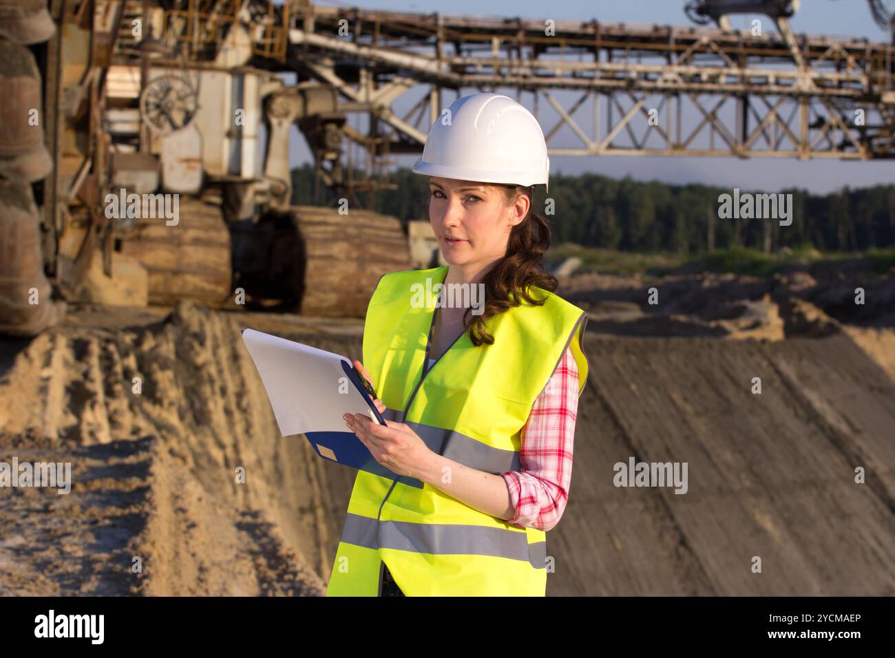 Engineer man woman construction hi-res stock photography and images - Alamy