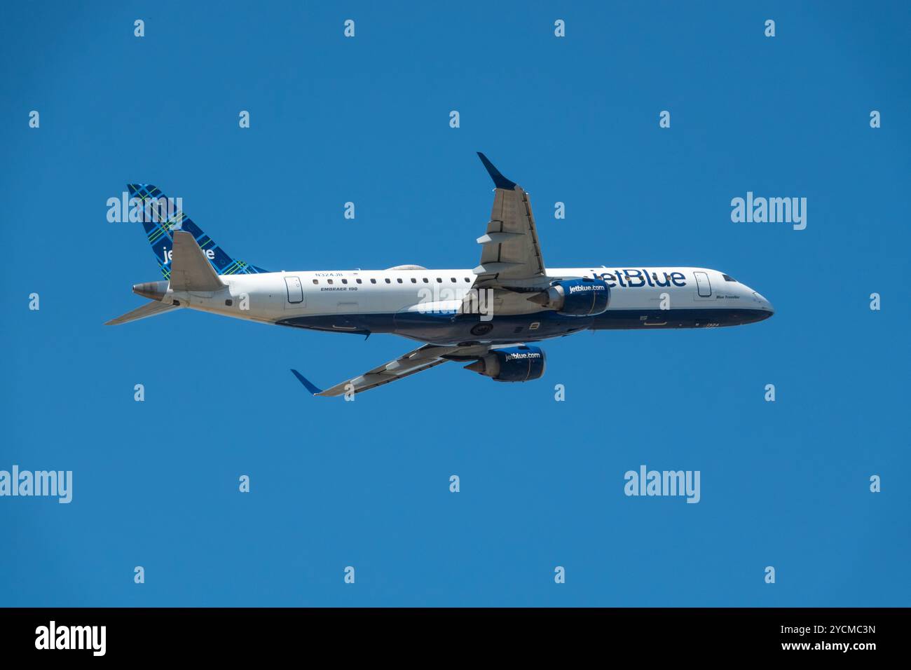 Embraer 190 jet hi-res stock photography and images - Alamy