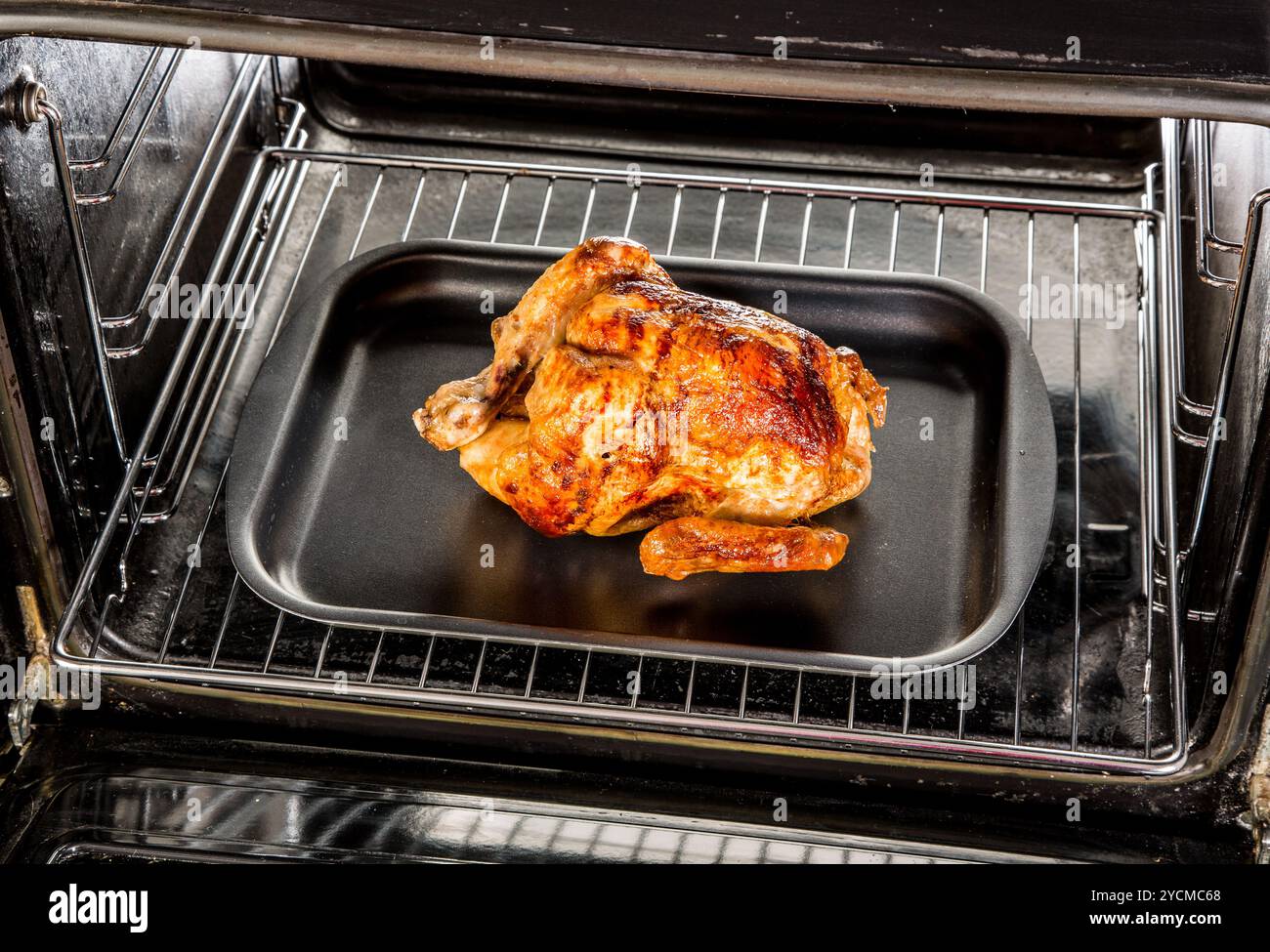 Poultry roaster hi-res stock photography and images - Alamy