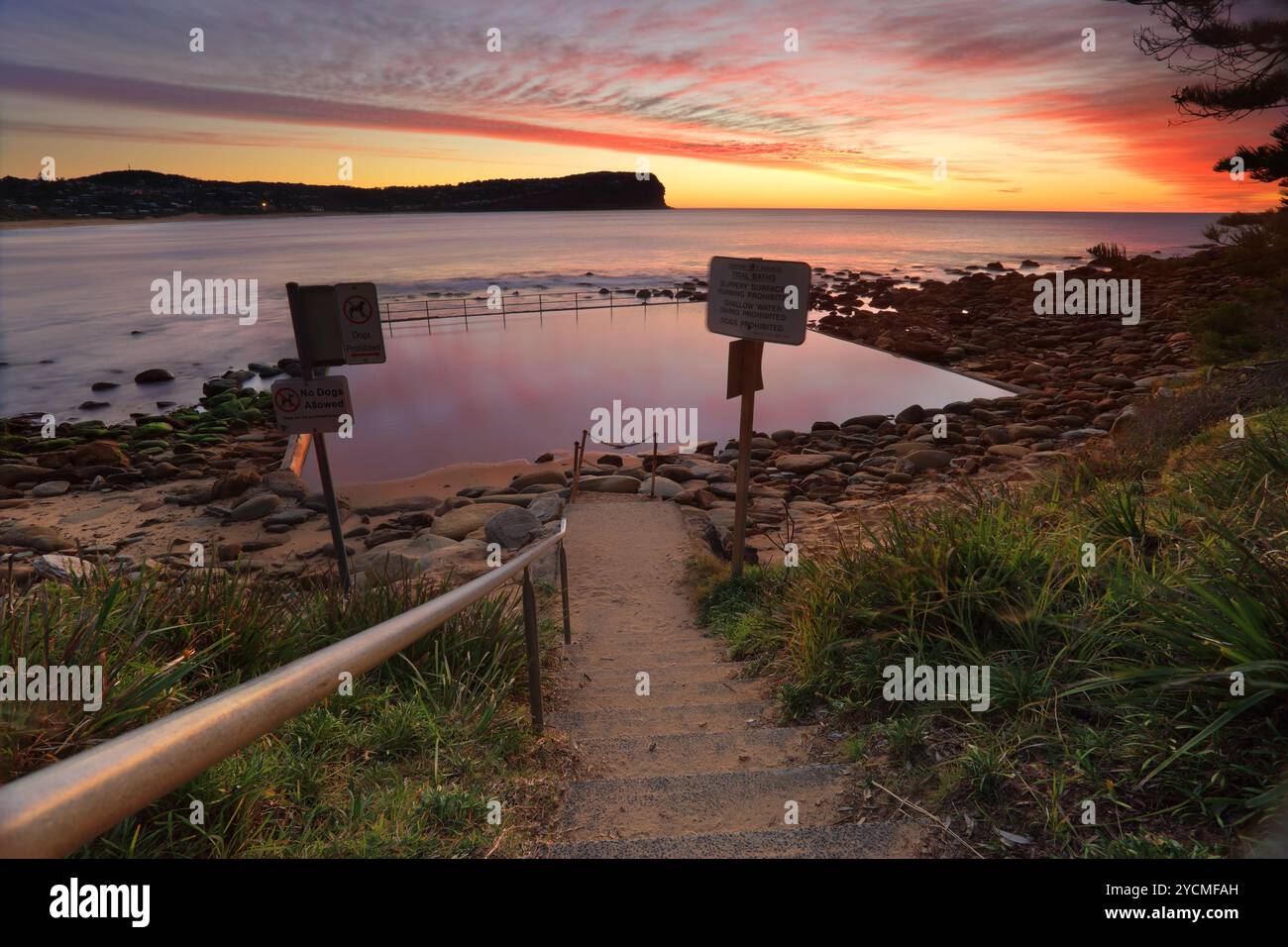 Beach path to Tidal Baths at Macmasters Beach Stock Photo - Alamy