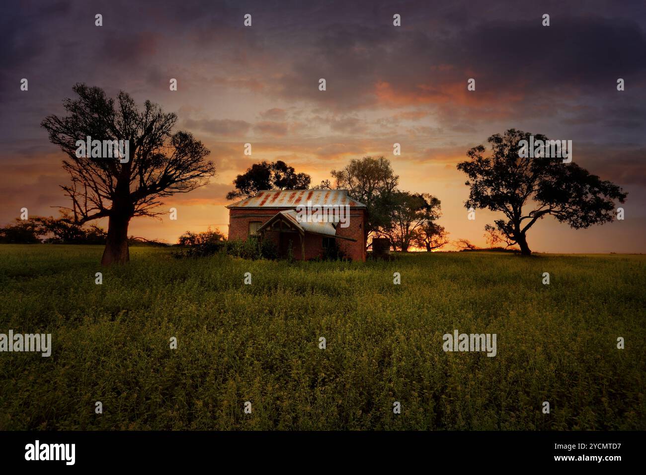 Beautiful old abandoned house hi-res stock photography and images - Alamy