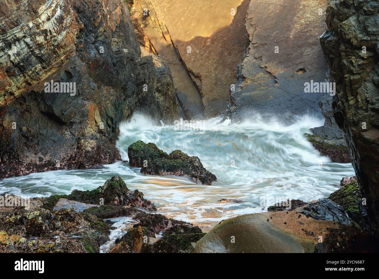 Waves at Sugarloaf Point Sea Chasm Cave Stock Photo - Alamy