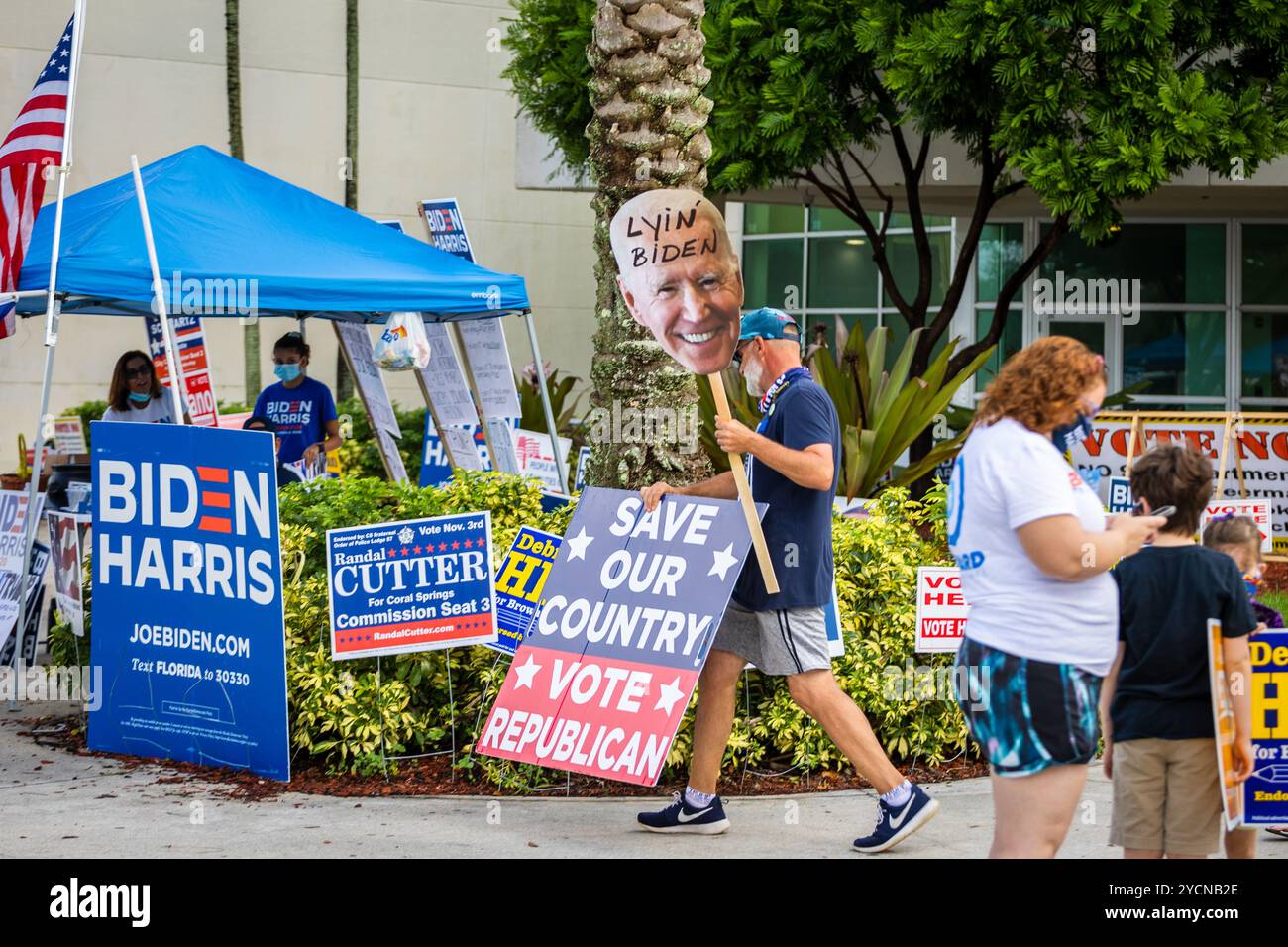 Coral Springs, Florida, USA. 12th October 2024. Kamala Harris ...