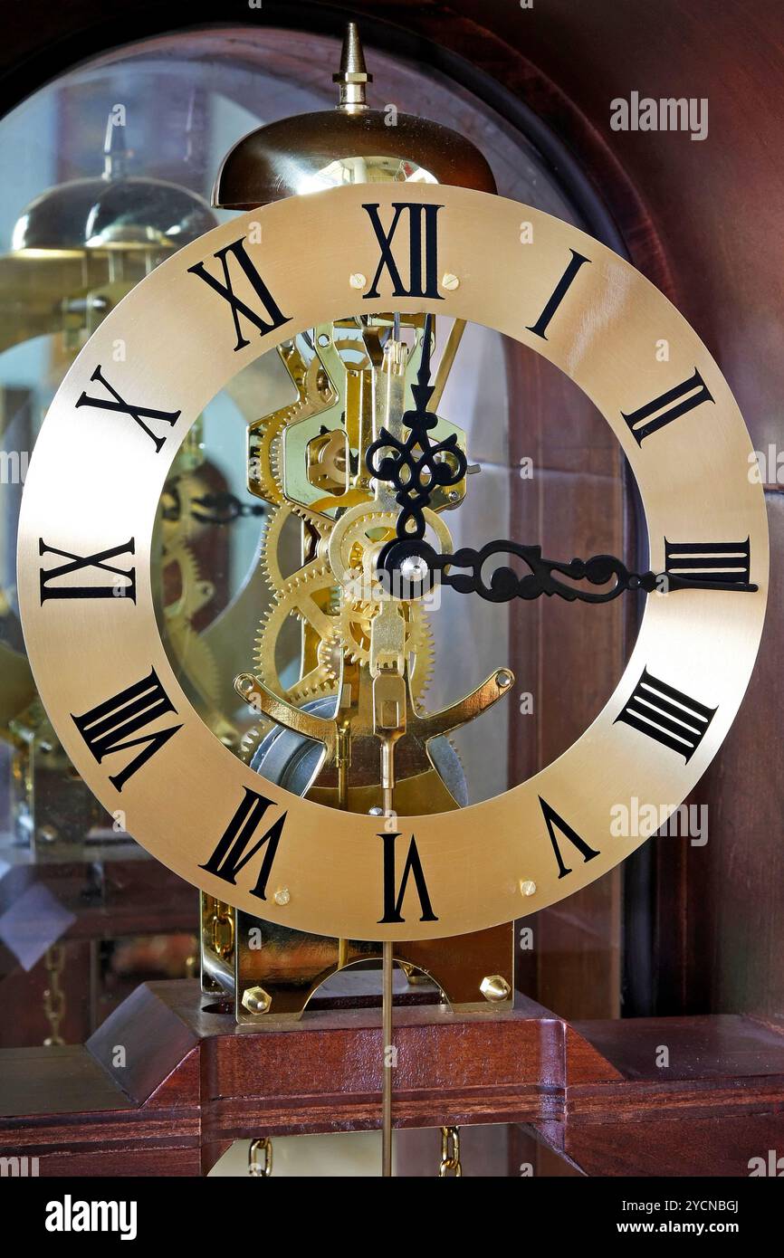 Pendulum clock mechanism hi-res stock photography and images - Alamy