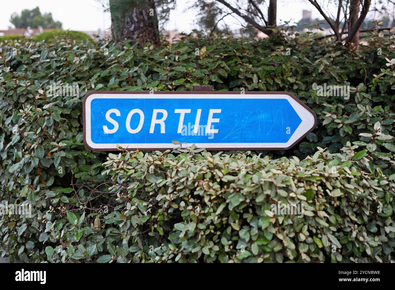 Exit sign France Stock Photo - Alamy