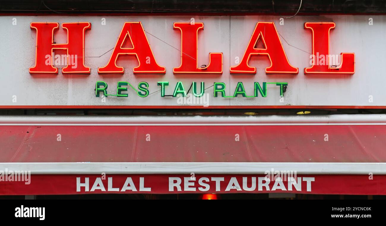 Halal sign hi-res stock photography and images - Alamy