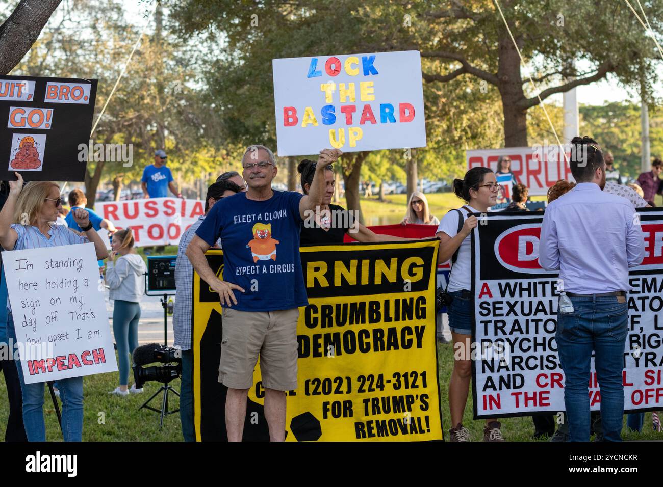 Sunrise, Florida, USA. 19th October 2024. Donald Trump supporters ...