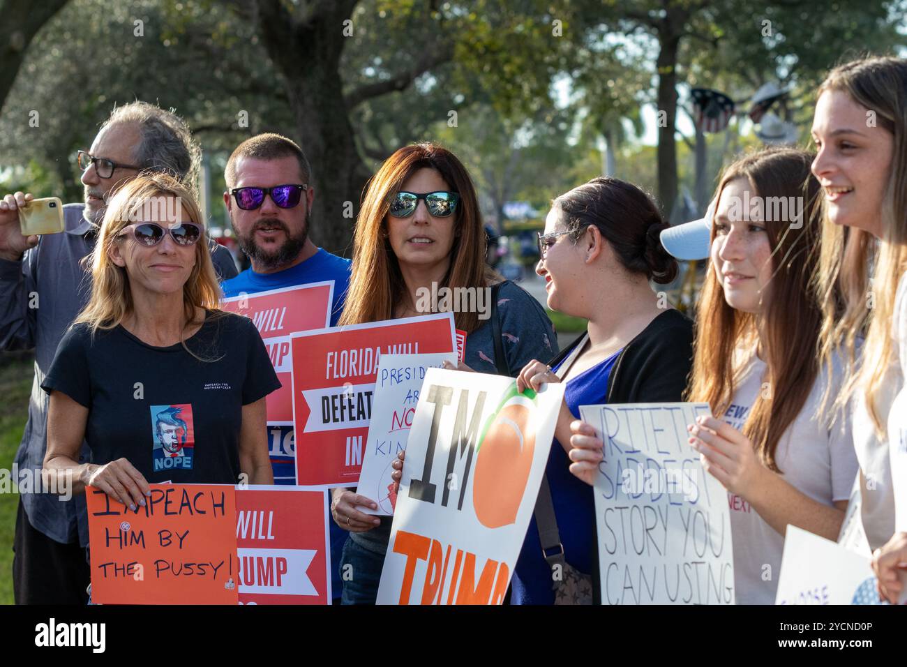Sunrise, Florida, USA. 19th October 2024. Donald Trump supporters ...
