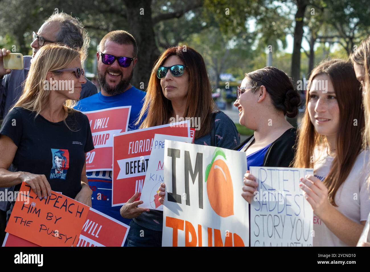 Sunrise, Florida, USA. 19th October 2024. Donald Trump supporters ...