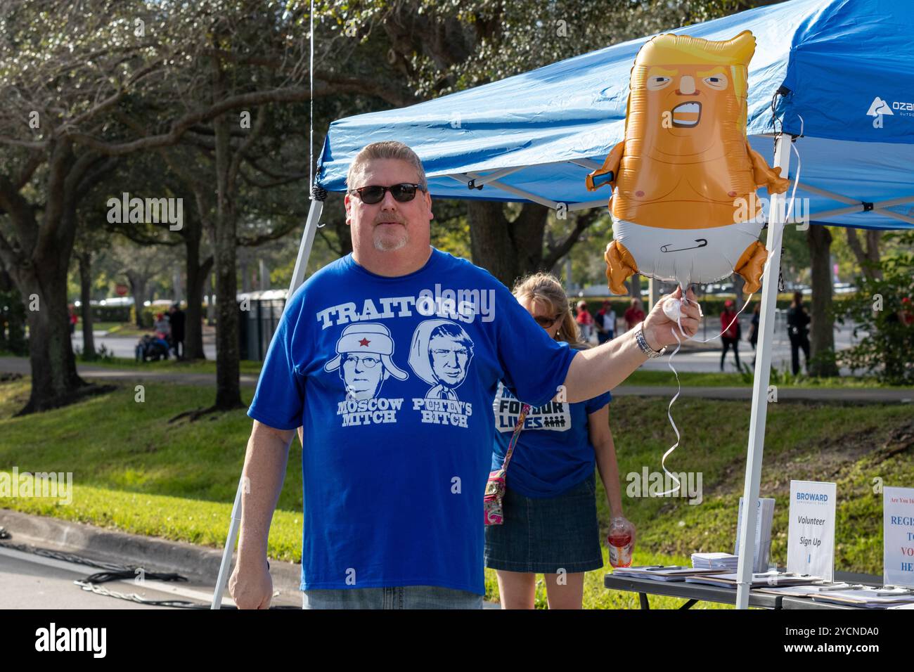 Sunrise, Florida, USA. 19th October 2024. Donald Trump supporters ...