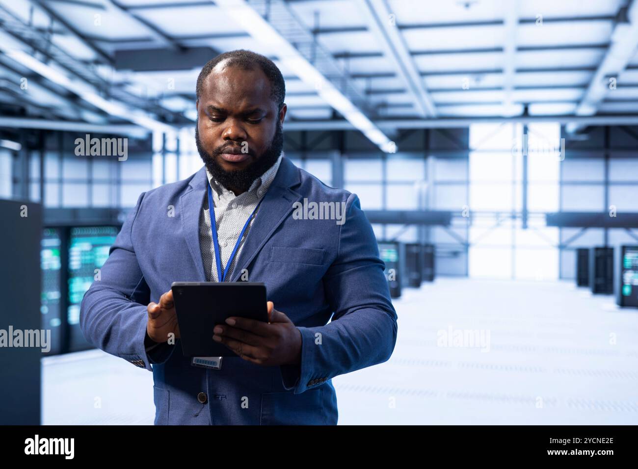 Server management tasks hi-res stock photography and images - Alamy