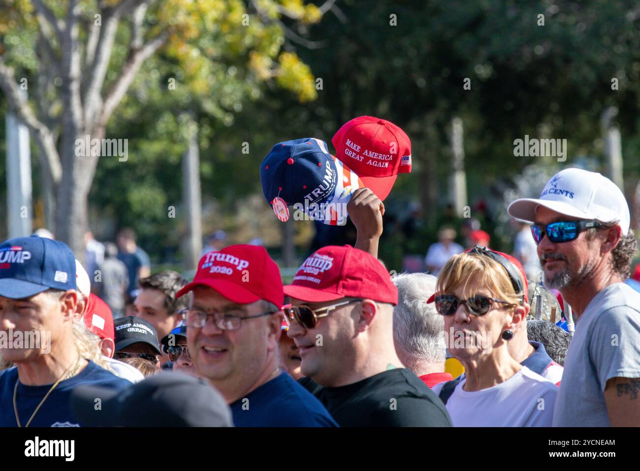 Sunrise, Florida, USA. 19th October 2024. Donald Trump supporters ...