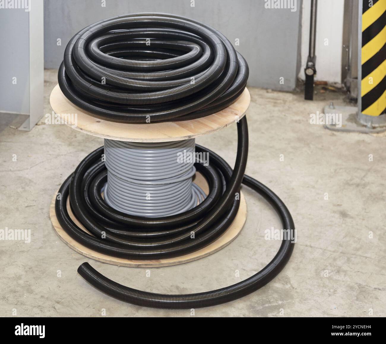 Coil of cable hi-res stock photography and images - Alamy