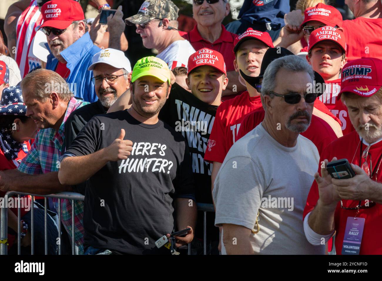 Sunrise, Florida, USA. 19th October 2024. Donald Trump supporters ...