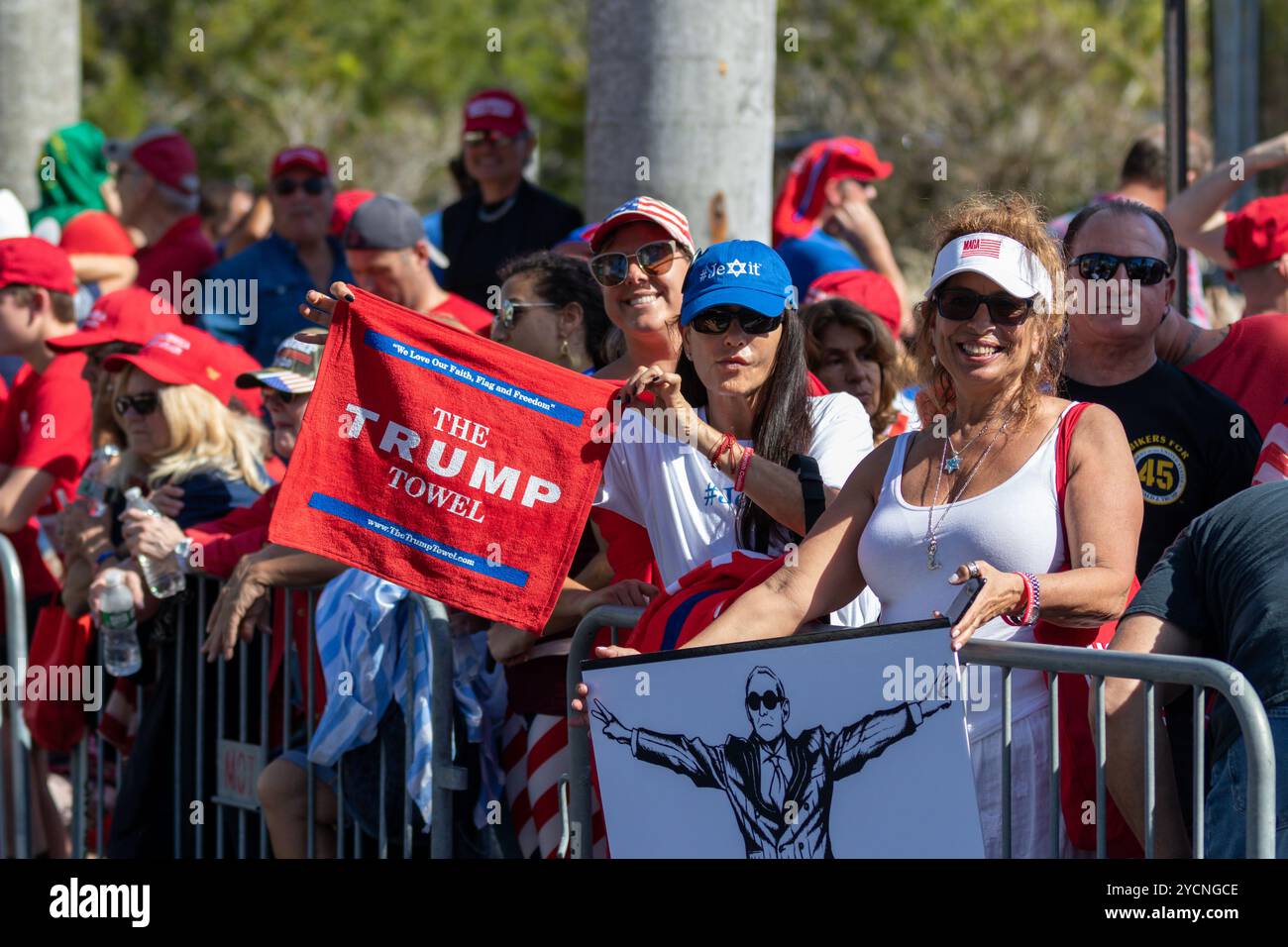 Sunrise, Florida, USA. 19th October 2024. Donald Trump supporters ...