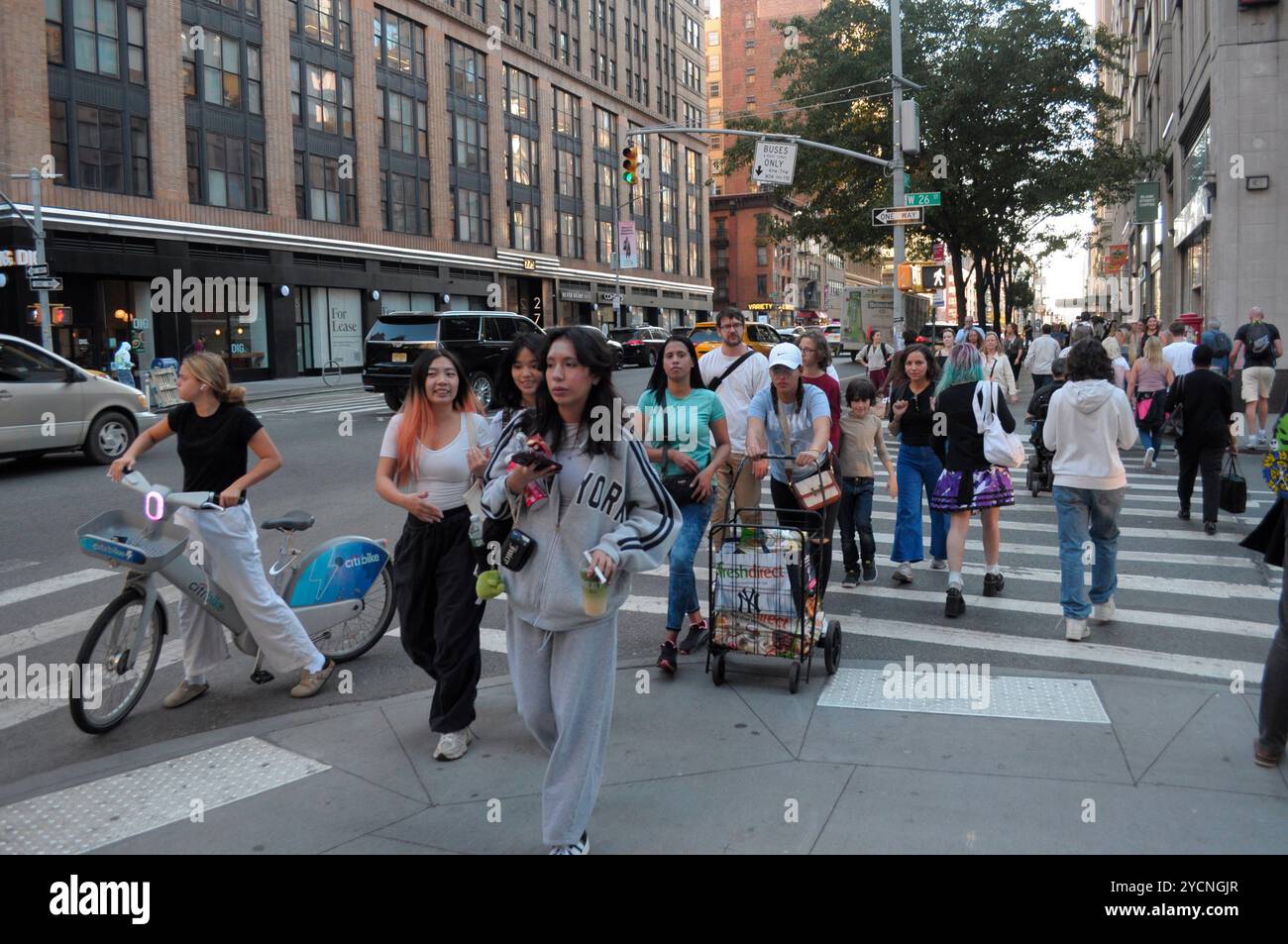 People walk down the street in Manhattan, New York City Stock Photo - Alamy